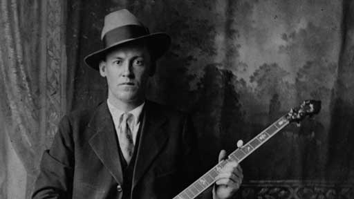 Un, deux, trois doigts pour le banjo. | 5 planètes